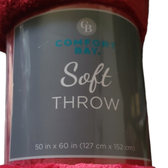 Comfort Bay | Bedding | Nwt Comfort Bay Deep Rose Soft Plush Throw ...